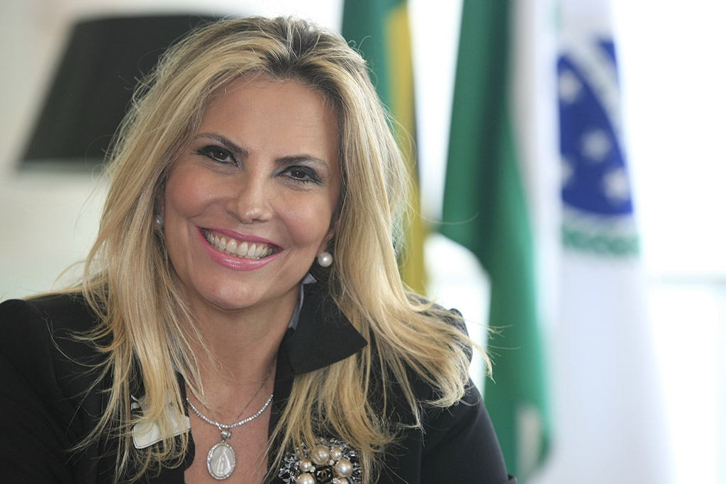 Cida Borghetti assume presidência da Sociedade Garibaldi